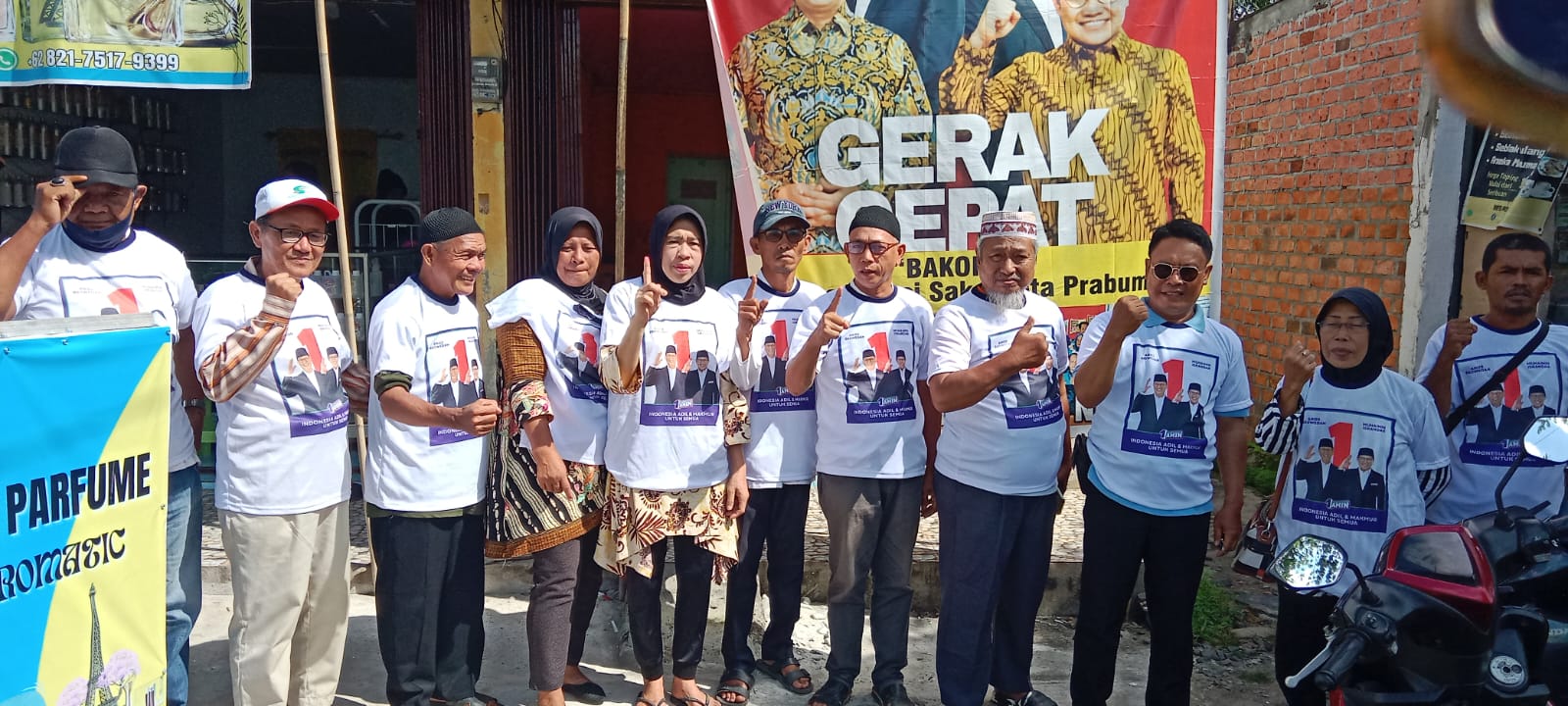 Tim Relawan Bakorsi Prabumulih kembali Bagi-bagi Kaos dan Kalender Amin